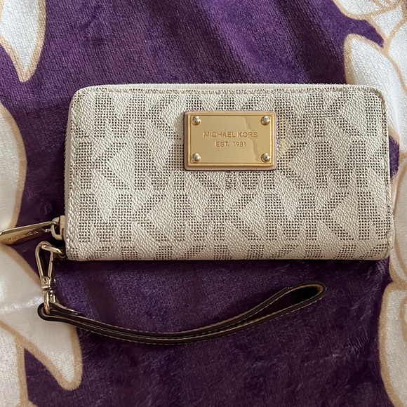 Michael Kors | Bags | Michael Kors Signature Walletwristlet | Poshmark